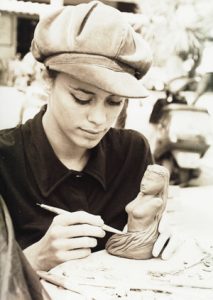 BIOGRAPHY - Stéphanie Valentin